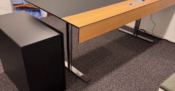 tweedehands Dencon Delta X sit-stand executive desk chrome black soft ...