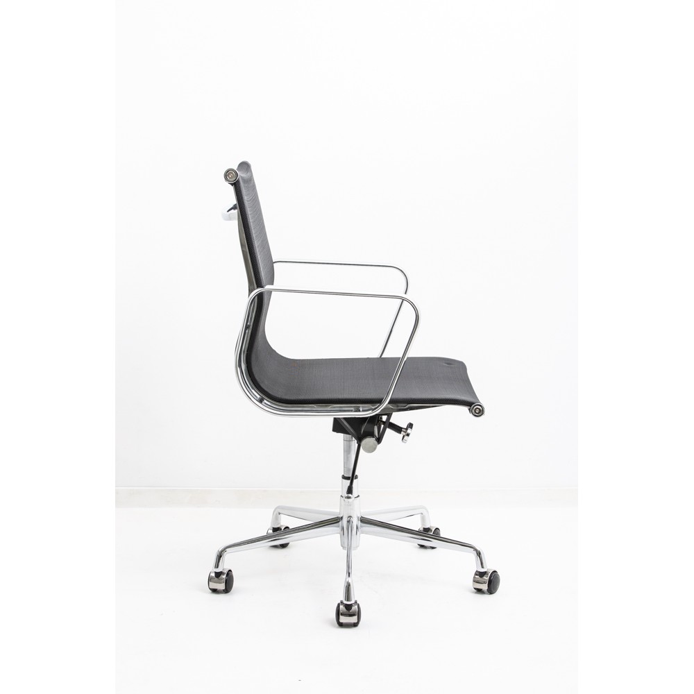 gebruikte Design bureaustoel EA115 look a like Draaibare stoelen ...